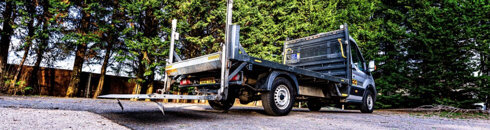 Flatbed Tail Lift | CC Towing Services